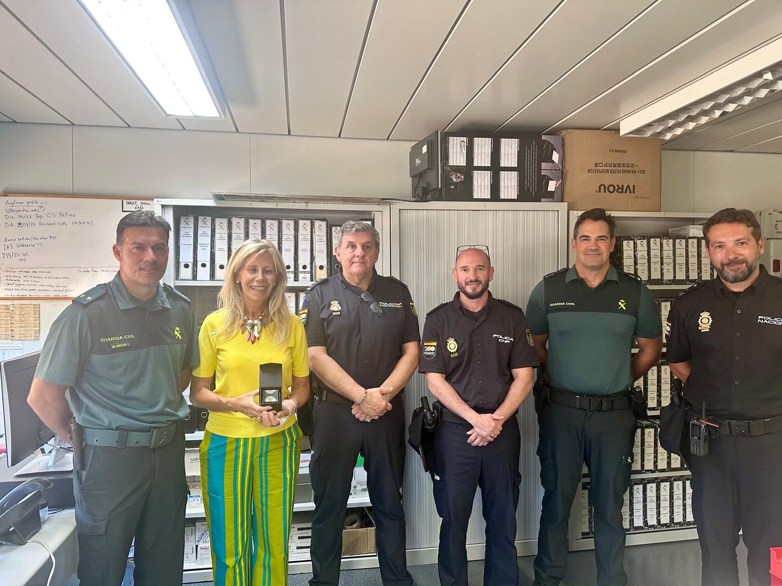 María José Rico visita la Comisaria Conjunta de Ayamonte - Canalcosta ...